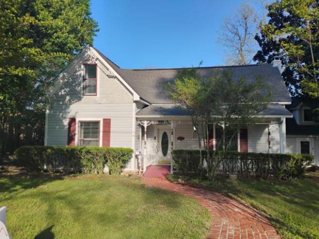 4 Br, 2 bath, Single Family 504 N Newsom