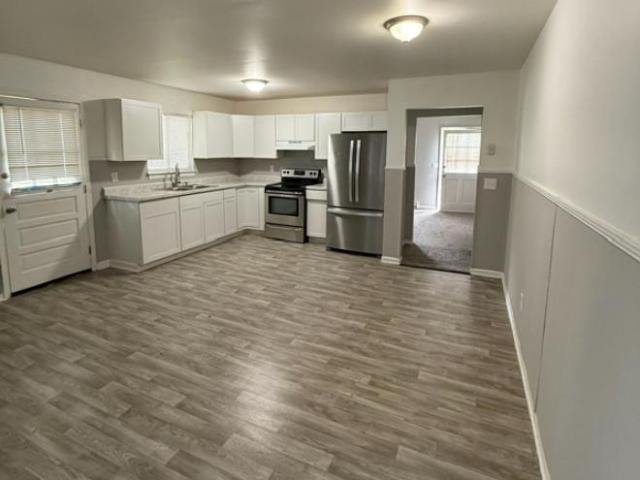 4 Br, 2 bath, Single Family 508 Tipperary Dr