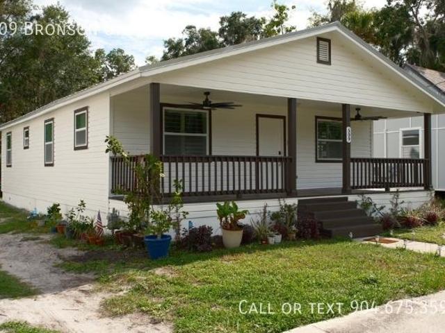4 Br, 2 bath, Single Family 509 Bronson Street