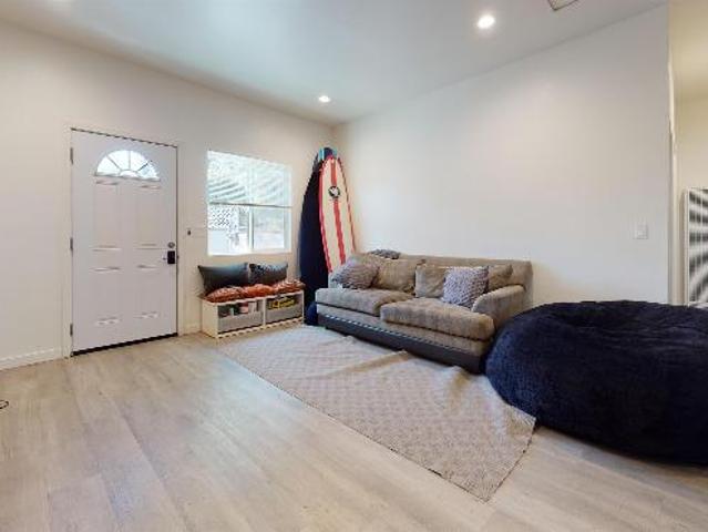 4 Br, 2 bath, Single Family 5126 Ewing St