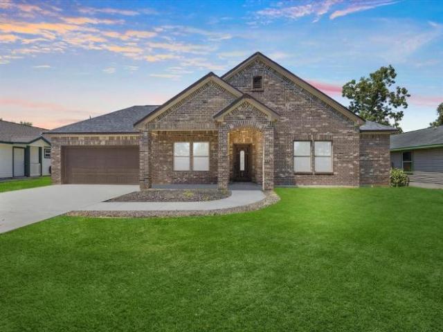 4 Br, 2 bath, Single Family 517 N 4th Street