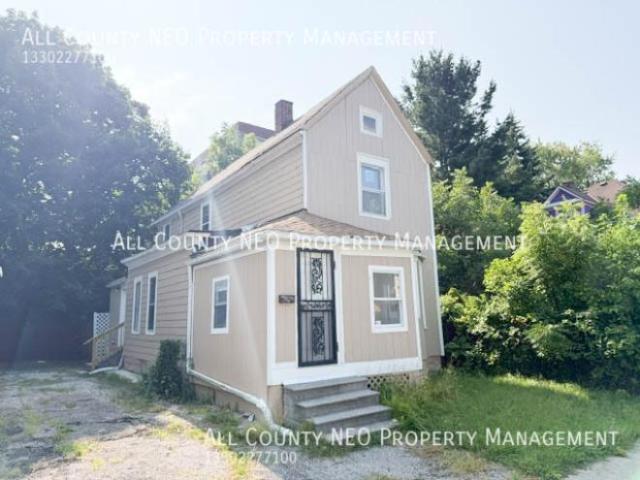 4 Br, 2 bath, Single Family 519 E 103rd St