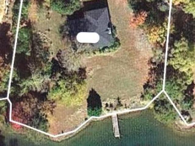4 Br, 2 bath, Single Family 5221 Green Cove Rd