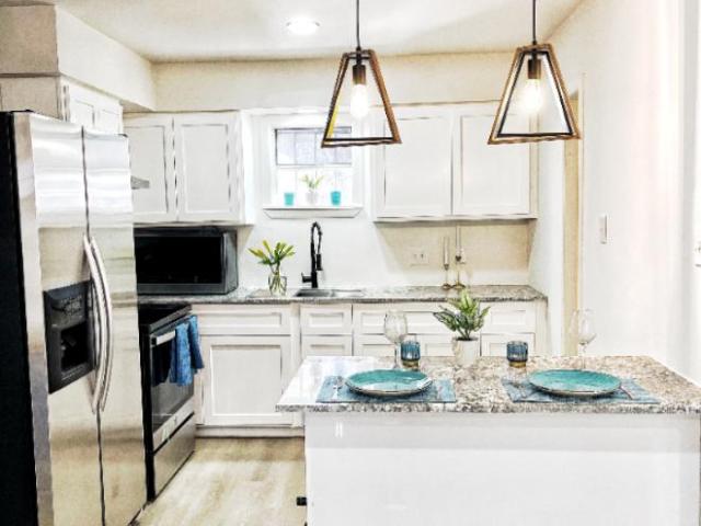 4 Br, 2 bath, Single Family 5237 Flamingo Road