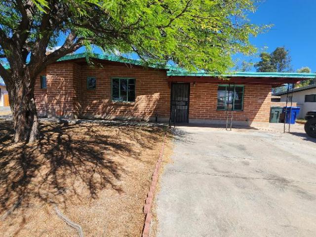 4 Br, 2 bath, Single Family 525 S Rosemont Ave