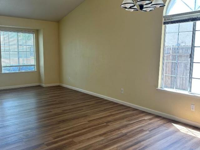 4 Br, 2 bath, Single Family 643 Lunardi Way