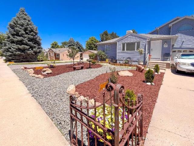 4 Br, 2 bath, Single Family 6484 South Prescott Street