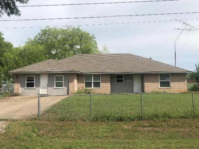 4 Br, 2 bath, Single Family 650 West Ohio Street