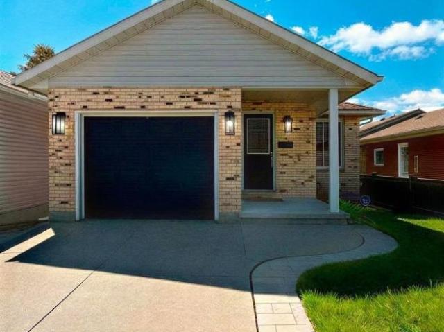 4 Br, 2 bath, Single Family 663 Grove Ave