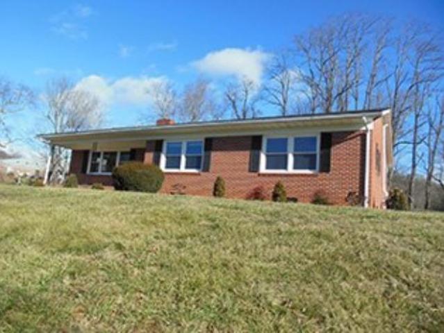4 Br, 2 bath, Single Family 660 Ray Taylor Rd