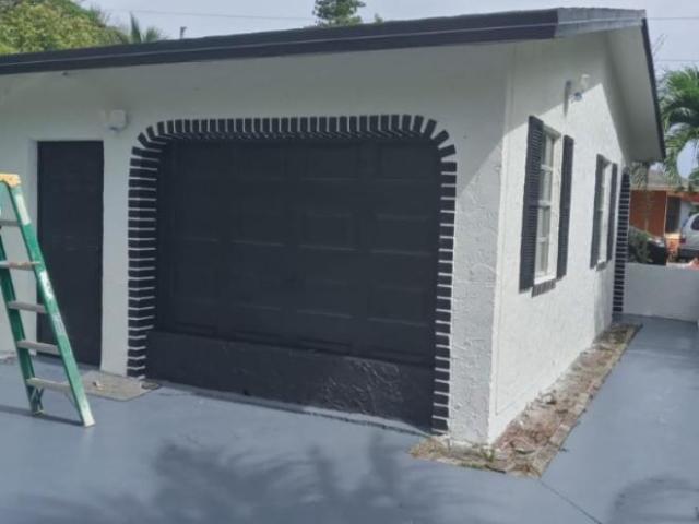 4 Br, 2 bath, Single Family 671 Sw 28 Way