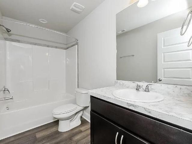 4 Br, 2 bath, Single Family 680 Willow Bend Dr