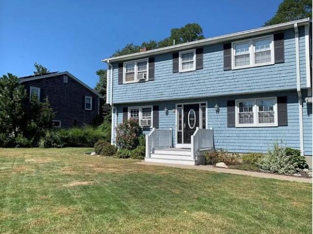 4 Br, 2 bath, Single Family 68 Heritage Drive