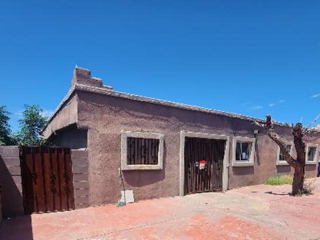 4 Br, 2 bath, Single Family 6995 E Lurlene Dr