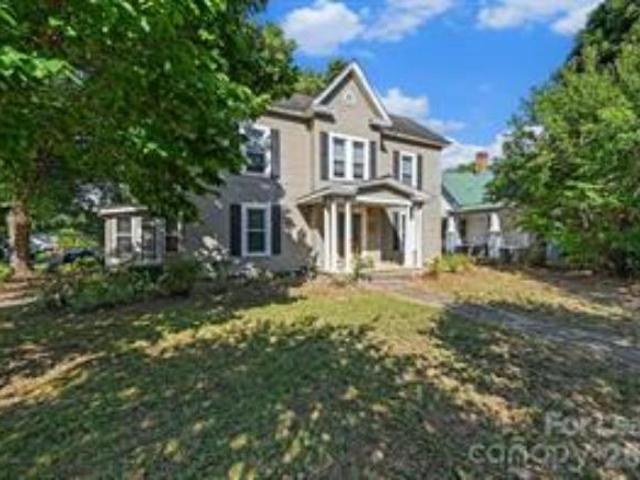 4 Br, 2 bath, Single Family 601 4th Street