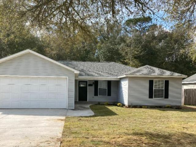 4 Br, 2 bath, Single Family 6056 Savannah Dr