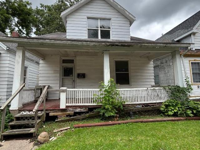 4 Br, 2 bath, Single Family 609 Tracy St