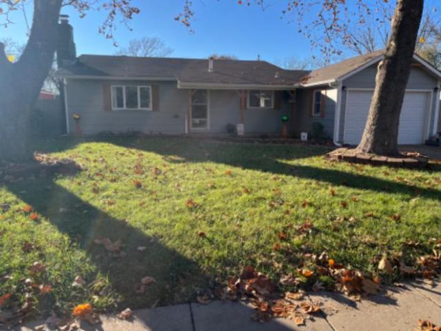 4 Br, 2 bath, Single Family 609 Edgewood Dr