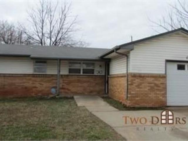 4 Br, 2 bath, Single Family 6108 SE 3rd