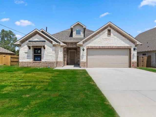 4 Br, 2 bath, Single Family 610 Timberline Dr
