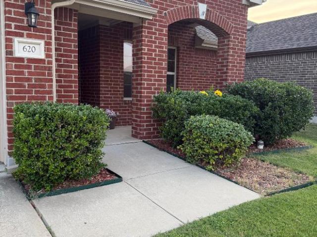 4 Br, 2 bath, Single Family 620 Fossil Creek Dr