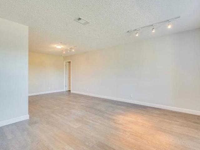 4 Br, 2 bath, Single Family 6241 Cranberry Ln E