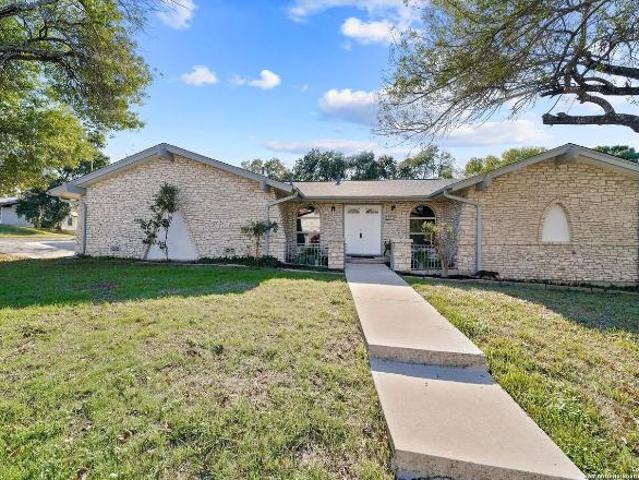 4 Br, 2 bath, Single Family 6302 Handsome Lake Dr