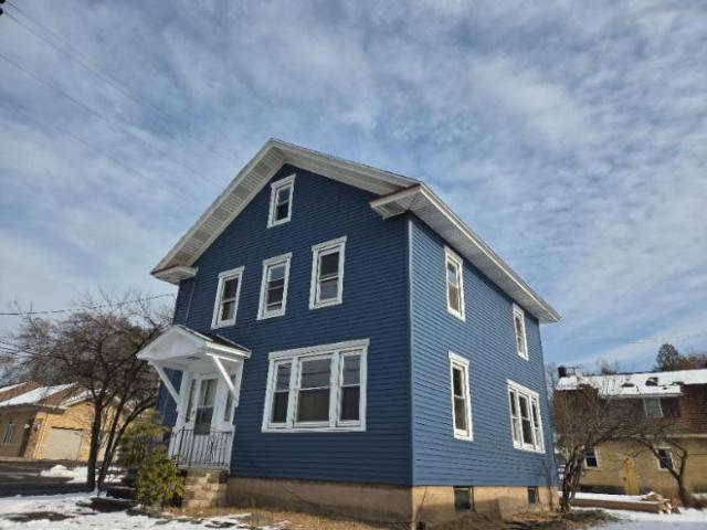 4 Br, 2 bath, Single Family 630 N Courtland Street