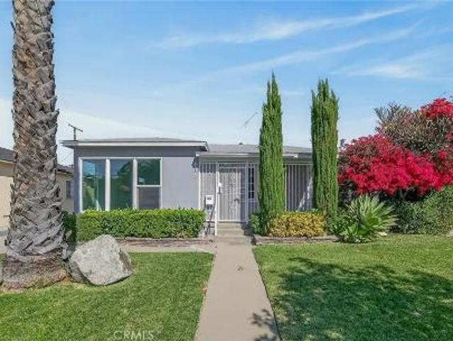 4 Br, 2 bath, Single Family 637 W Fernfield Dr