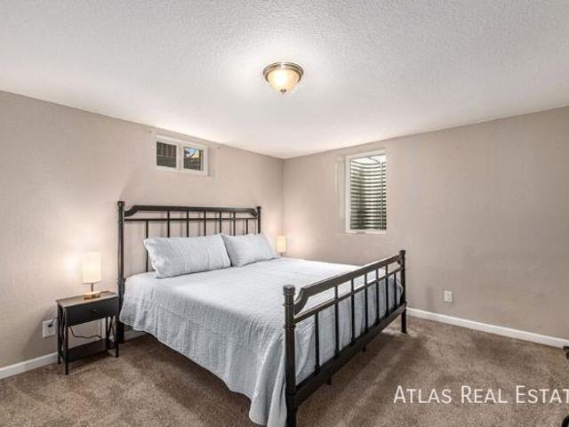 4 Br, 2 bath, Single Family 7472 Beach Court