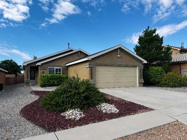 4 Br, 2 bath, Single Family 7520 Button Quail Ave NW
