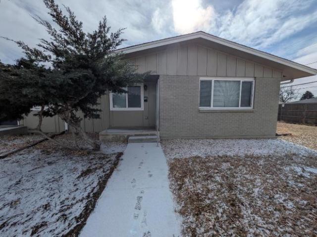 4 Br, 2 bath, Single Family 75 South 18th Avenue