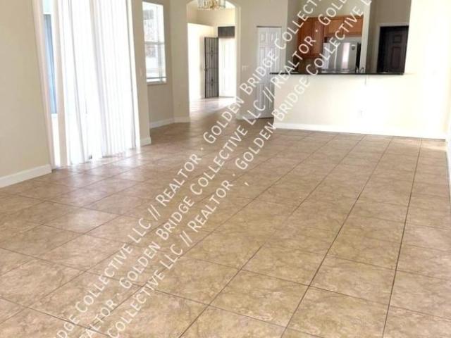 4 Br, 2 bath, Single Family 787 SE Evergreen Terrace