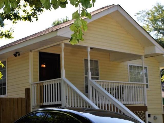 4 Br, 2 bath, Single Family 700 Rosedale Arch