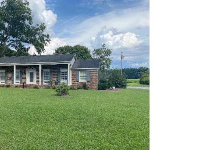 4 Br, 2 bath, Single Family 702 N Elm St