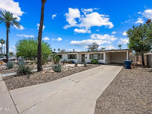 4 Br, 2 bath, Single Family 707 E Encanto Drive