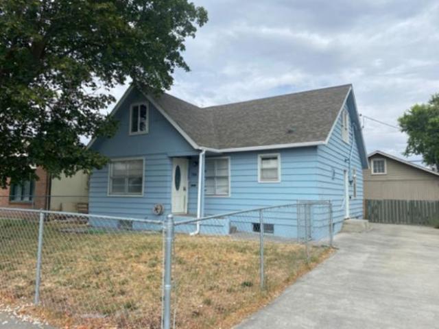 4 Br, 2 bath, Single Family 706 W Fourth St