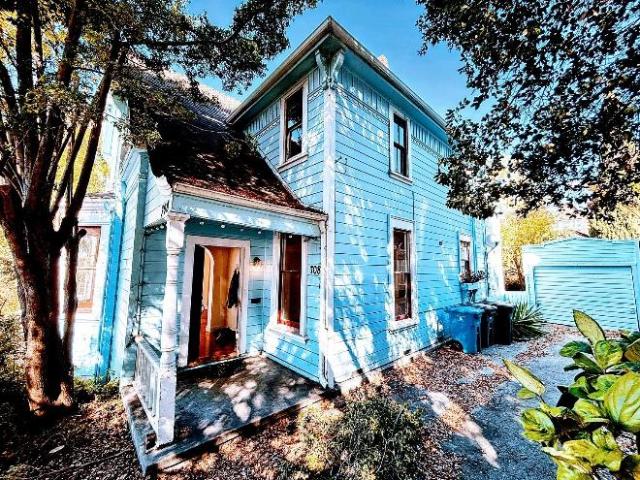 4 Br, 2 bath, Single Family 708 York St