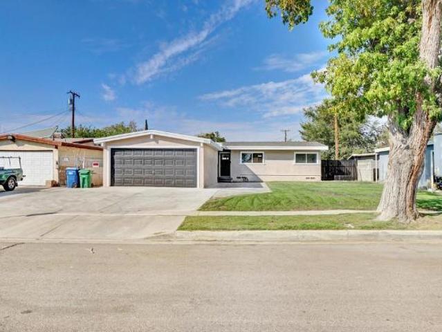 4 Br, 2 bath, Single Family 713 W Ave H 10