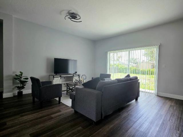 4 Br, 2 bath, Single Family 7105 Happiness St