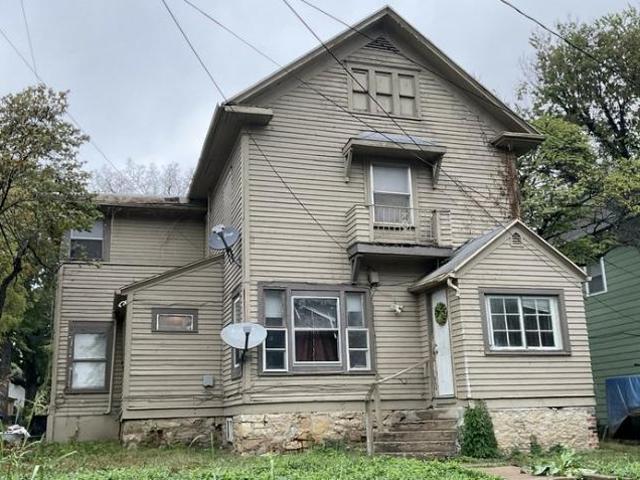 4 Br, 2 bath, Single Family 712 SW 16th St