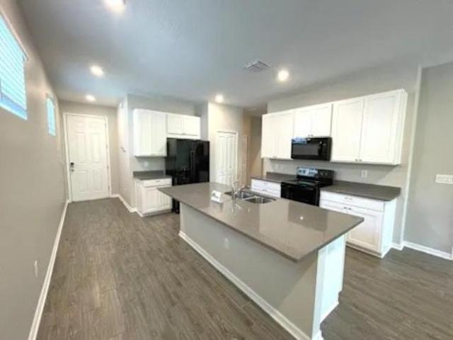 4 Br, 2 bath, Single Family 7211 Ashcroft Dr