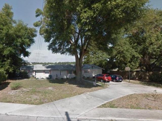 4 Br, 2 bath, Single Family 737 Lake Martha Dr NE