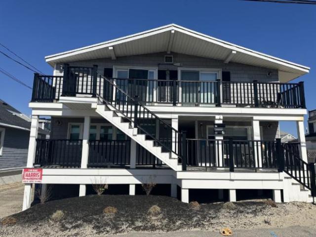 4 Br, 2 bath, Single Family 7 Atlantic Avenue