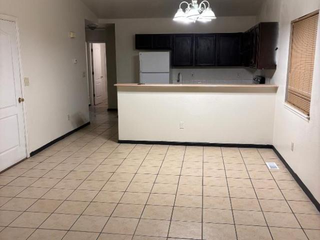 4 Br, 2 bath, Single Family 857 E 20th Street Rd