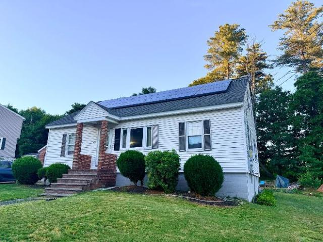 4 Br, 2 bath, Single Family 85 Bouchard Ave