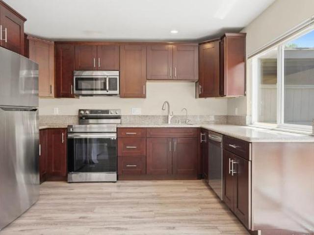 4 Br, 2 bath, Single Family 8879 Hillery Dr