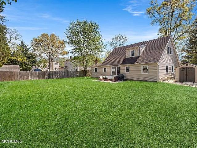 4 Br, 2 bath, Single Family 88 Almond Dr