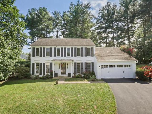 4 Br, 2 bath, Single Family 892 Van Dusen Ct