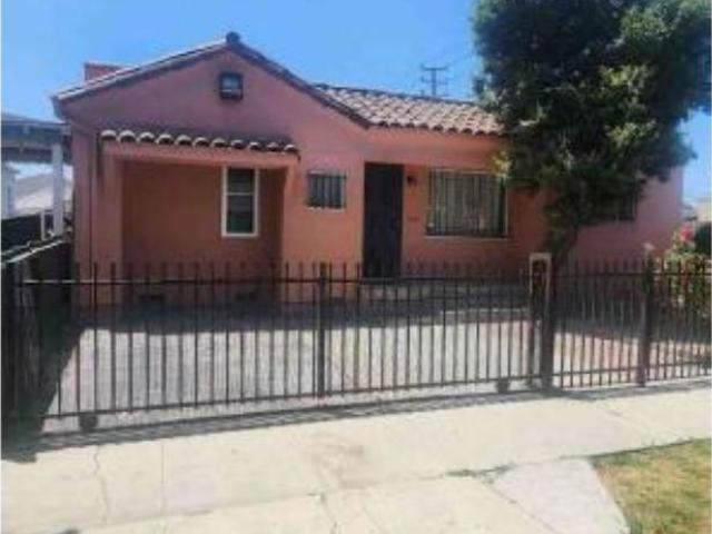 4 Br, 2 bath, Single Family 800 E 82nd St